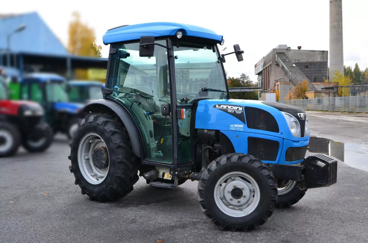 Czy polski rolnik kupi traktor z unijnych funduszy po 2027 roku?